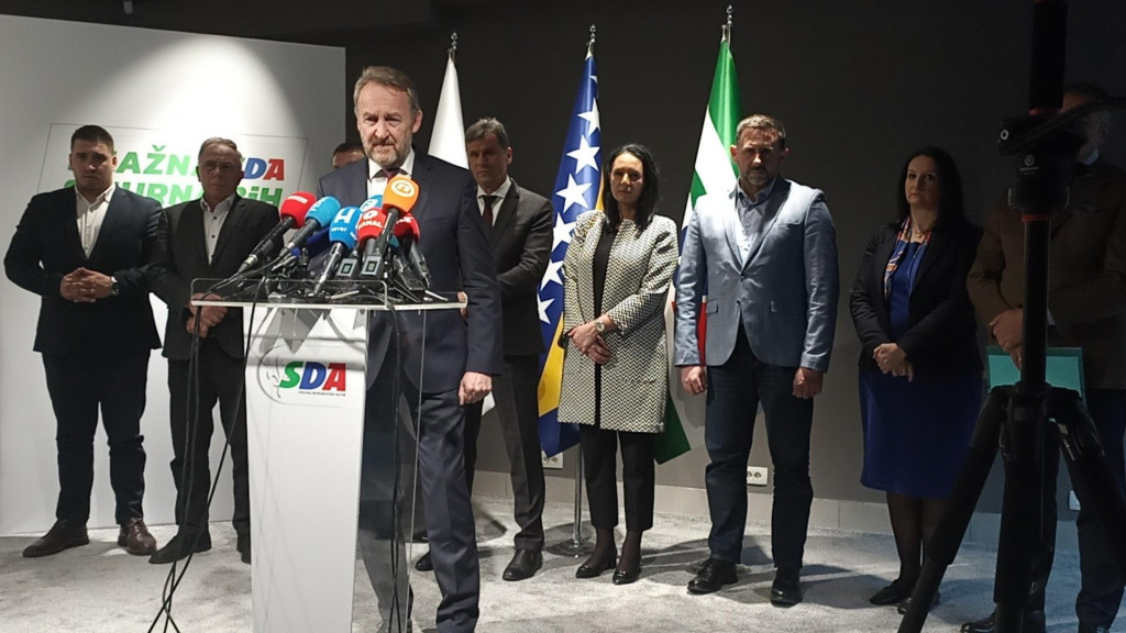 SDA demantuje ambasadu SAD: Ništa od navedenog nije istina - BosnaInfo