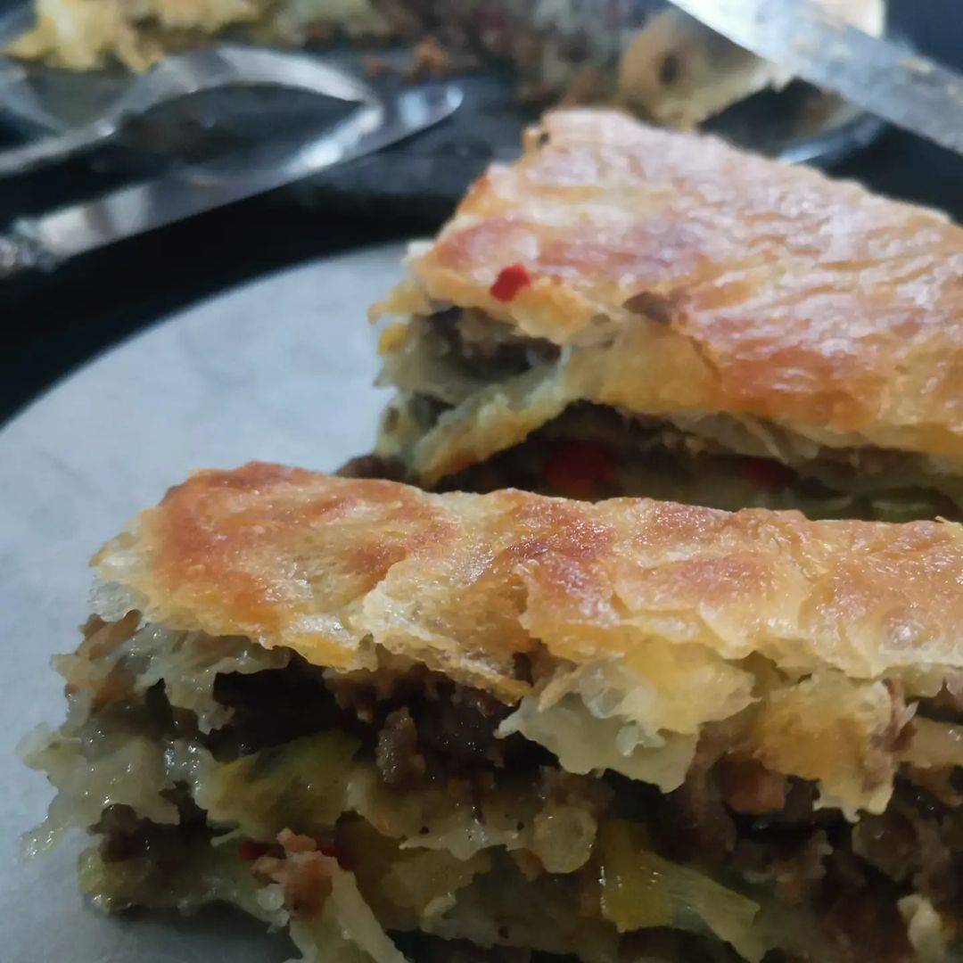 Probajte: Burek sa ćevapima! - BosnaInfo