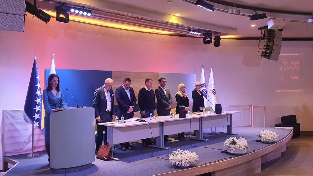 Publikacija “Opsada Sarajeva od 1992. do 1995. godine” promovisana u ...