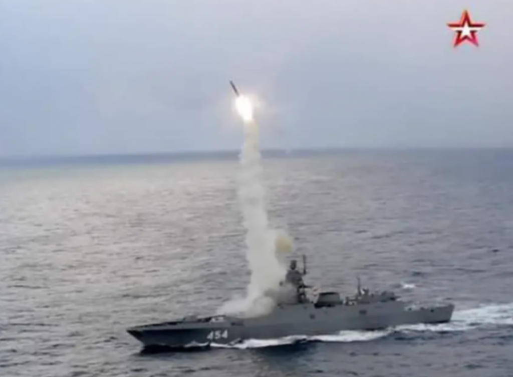 Vojne vježbe: Ruska fregata gađala ciljeve hipersoničnim projektilima ...