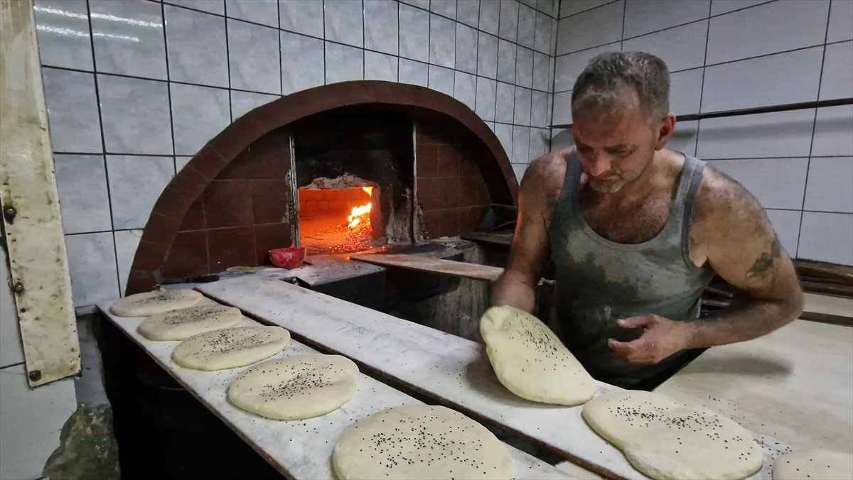 Novopazarski pekar pomaže sugrađanima: Dijeli somune siromašnim - BosnaInfo