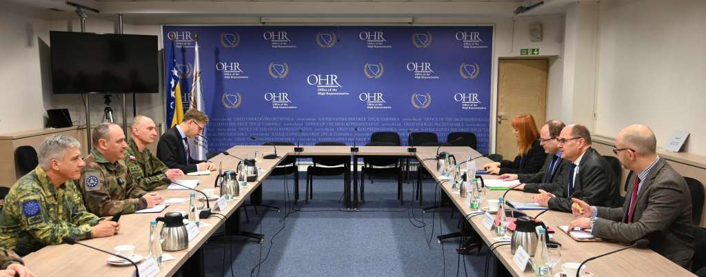 Schmidt s generalnom Cottereauom: Dobra diskusija o... - BosnaInfo