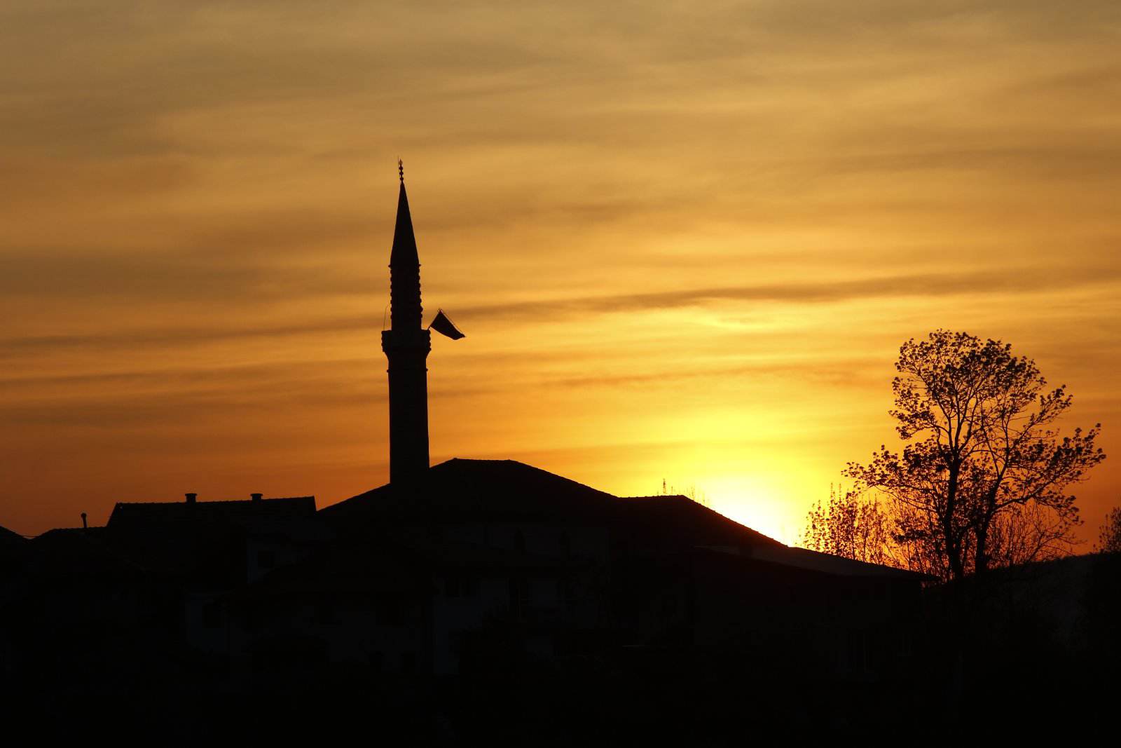 Lejletu-l-kadr: Večeras je odabrana noć za muslimane