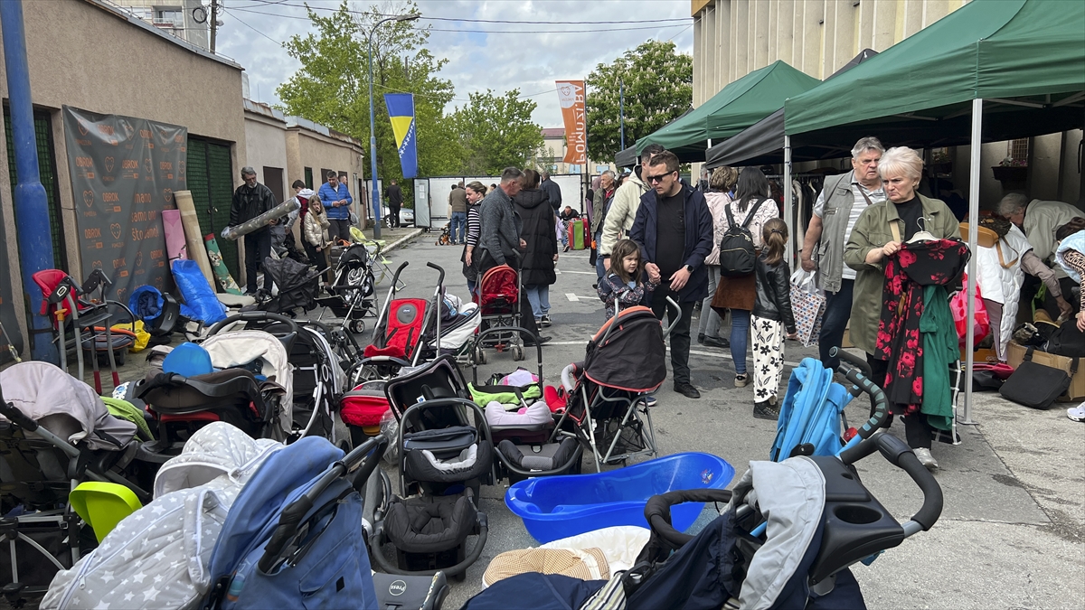 Na humanitarnom bazaru simbolične cijene i mnoštvo zanimljivih stvari ...