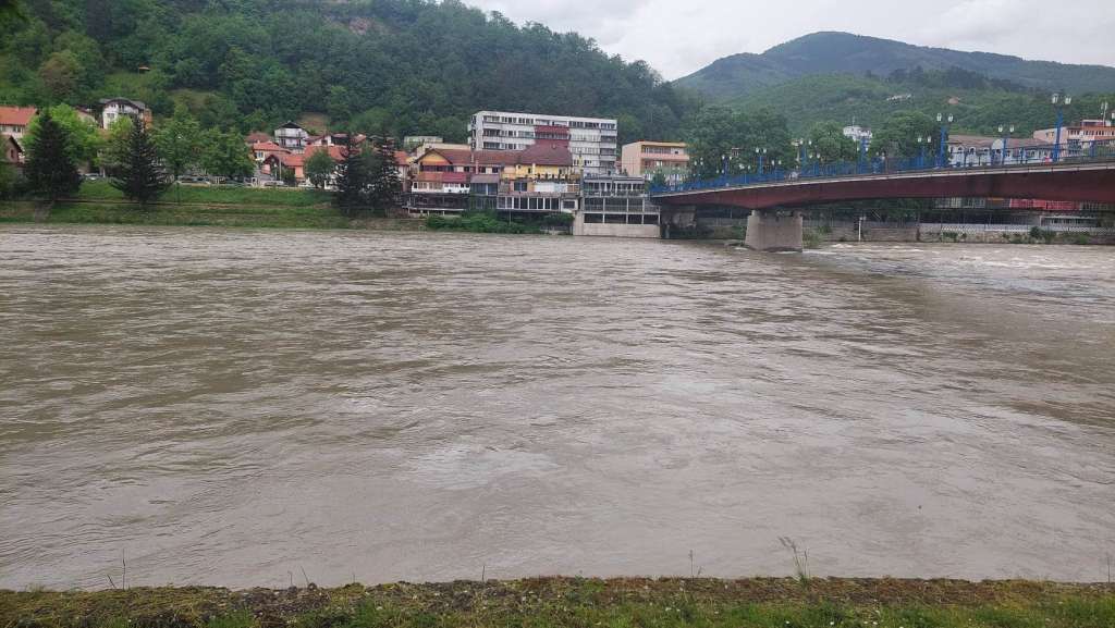Izdato upozorenje: Od sutra svakodnevne padavine, očekuju nas poplave i ...