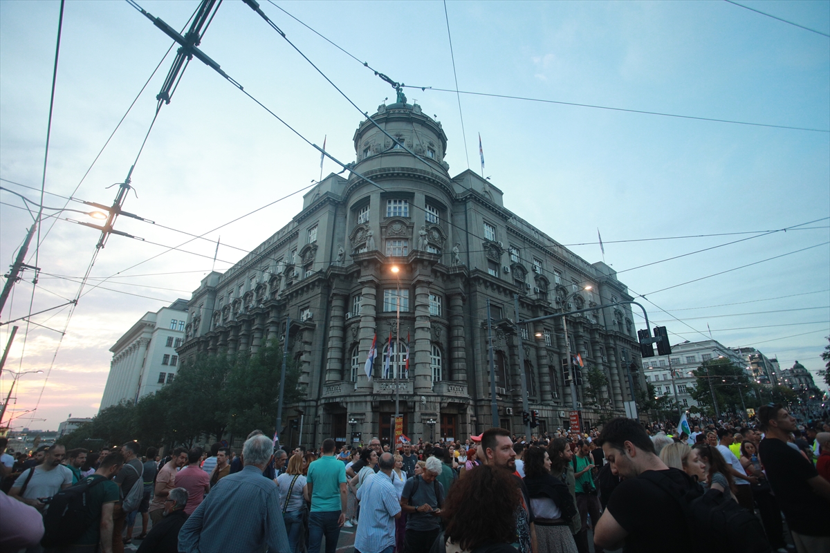 Nekoliko desetina hiljada građana na protestu Srbija protiv nasilja ... Nekoliko desetina hiljada građana na protestu Srbija protiv nasilja ...