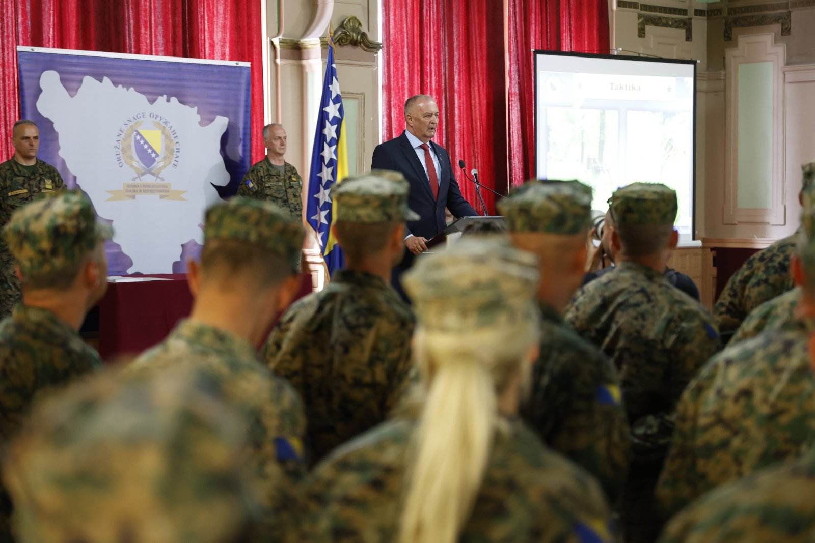 Helez: Čast i zadovoljstvo je što Oružane snage BiH prate standarde ...