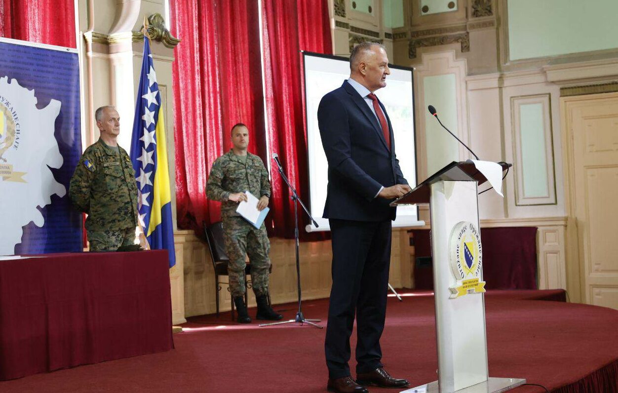 Helez: Čast i zadovoljstvo je što Oružane snage BiH prate standarde ...