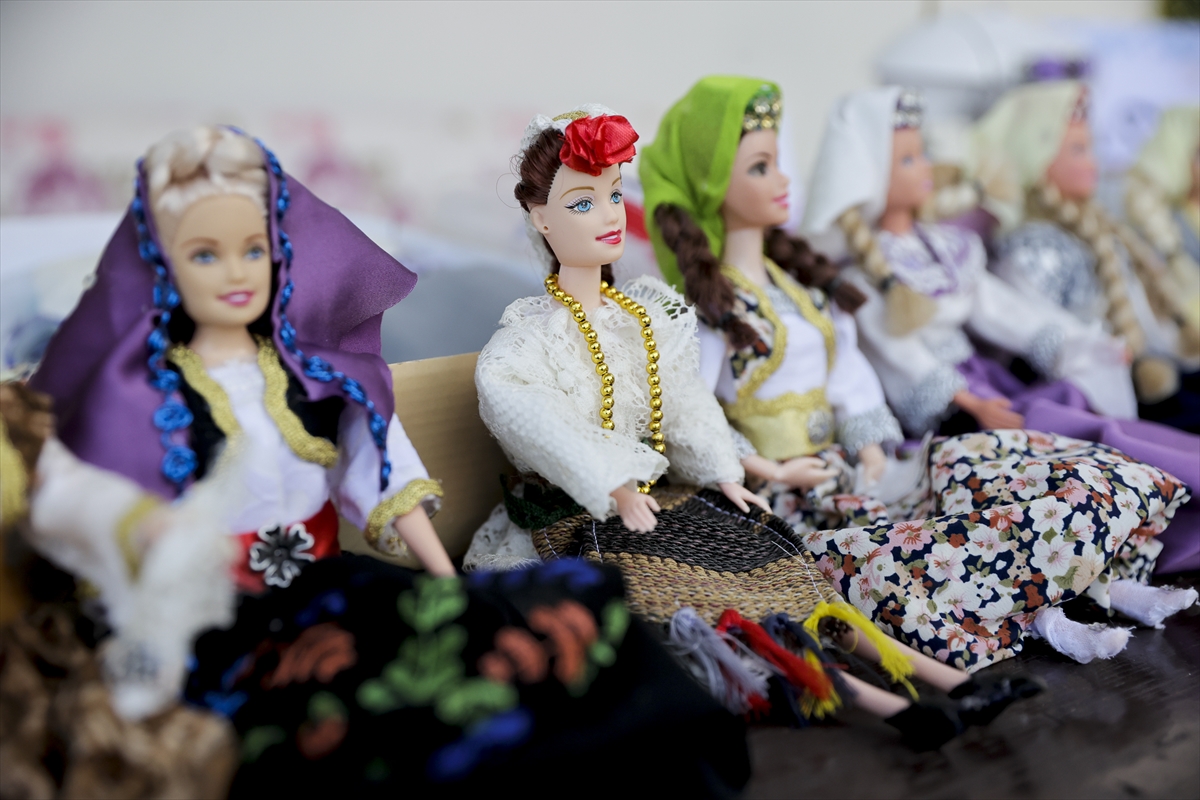 Upoznajte 'Bosnian Barbie': Esmine lutke odjevene u narodnu nošnju ...
