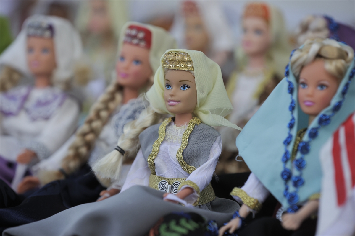 Upoznajte 'Bosnian Barbie': Esmine lutke odjevene u narodnu nošnju ...