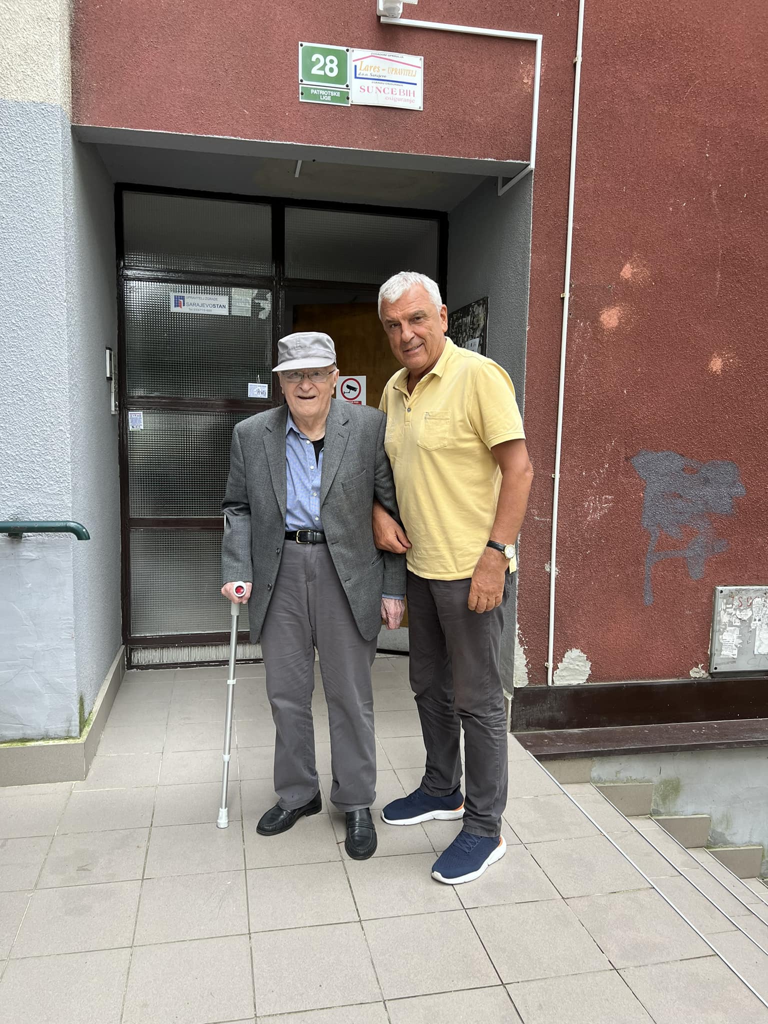 Nijad Skenderagić izveo Raifa Dizdarevića na piće u kafanu - BosnaInfo