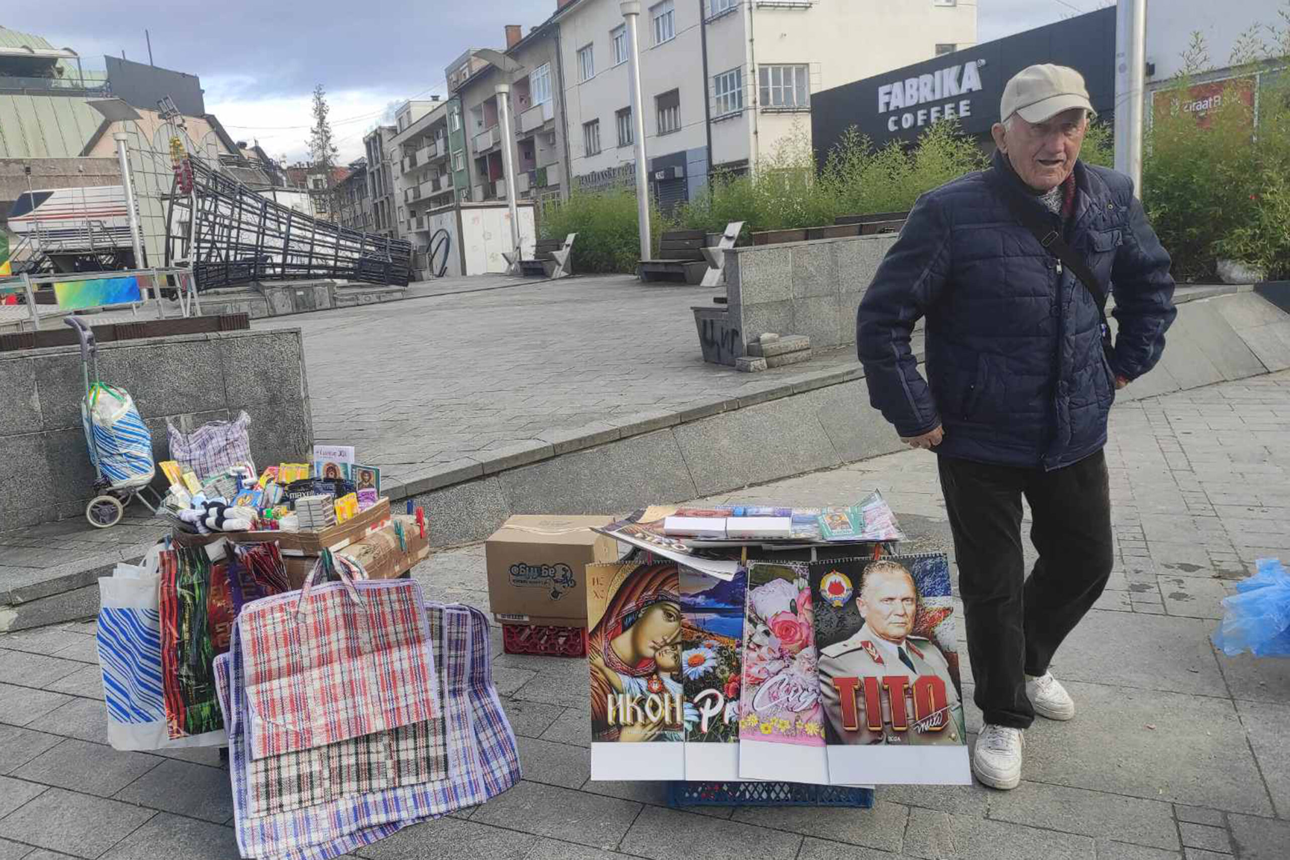 Puste ulice i trgovi u Banja Luci (FOTO) - BosnaInfo