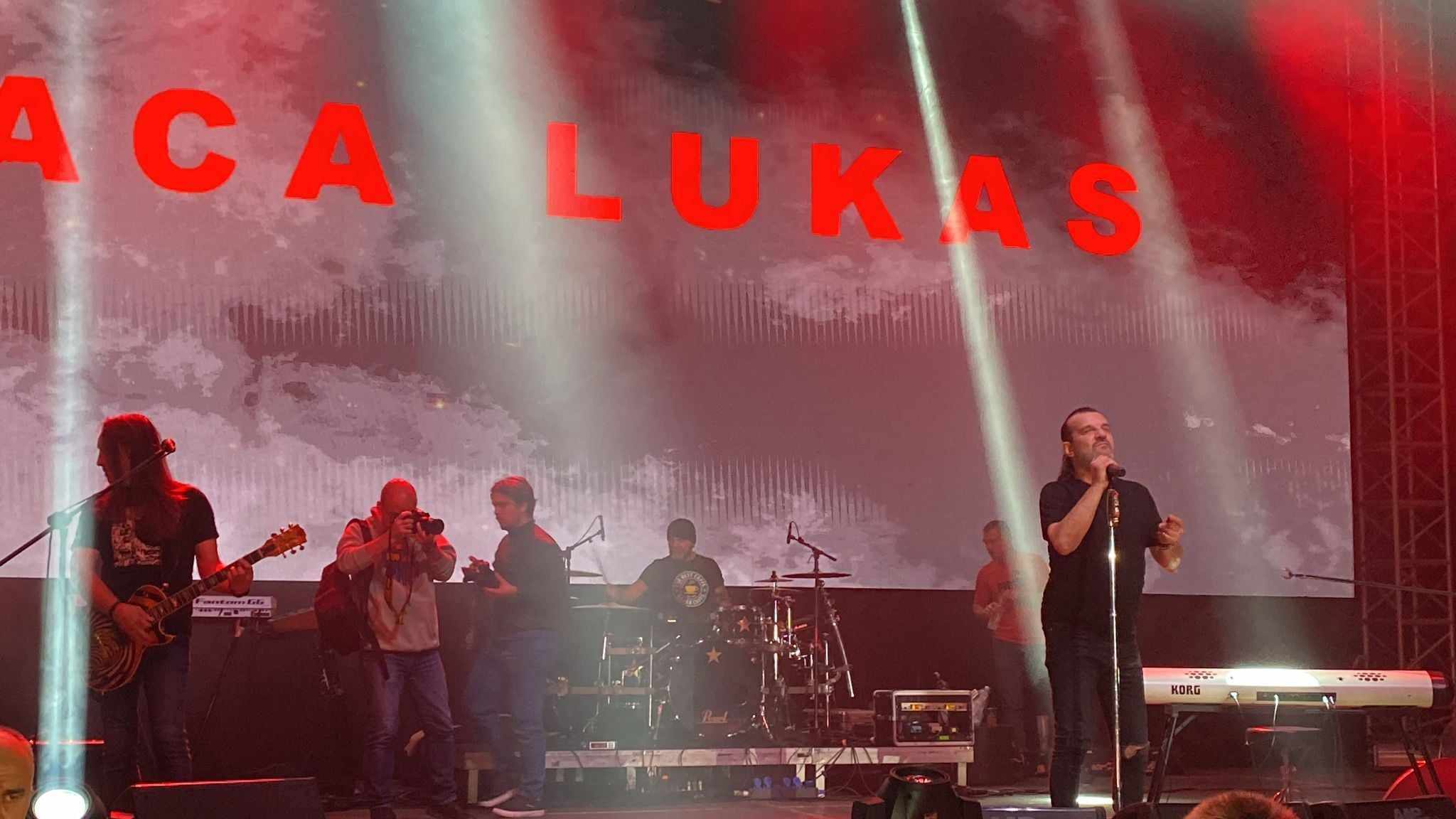 Pogledajte da li je Aca Lukas sinoć uspio napuniti Skenderiju - BosnaInfo