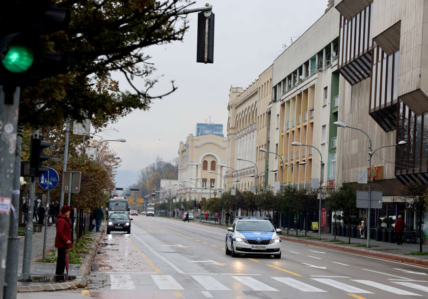 Puste ulice i trgovi u Banja Luci (FOTO) - BosnaInfo