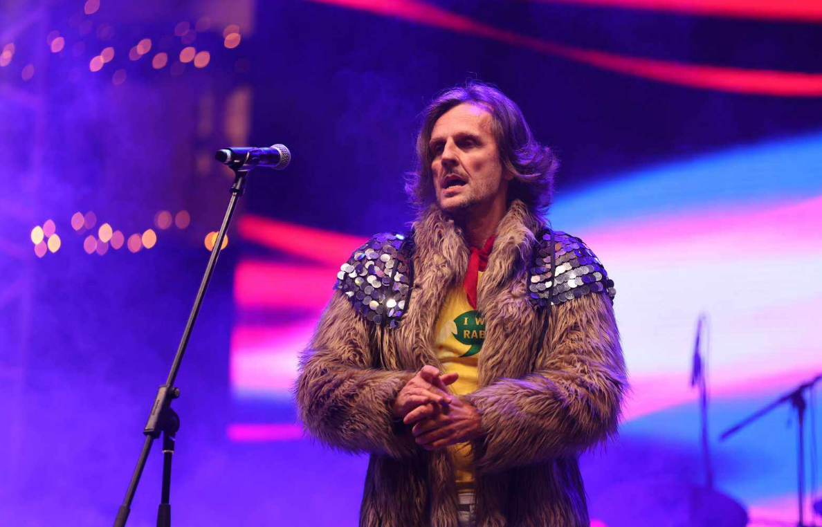 Laka promoviše novi album "Mama" (VIDEO)