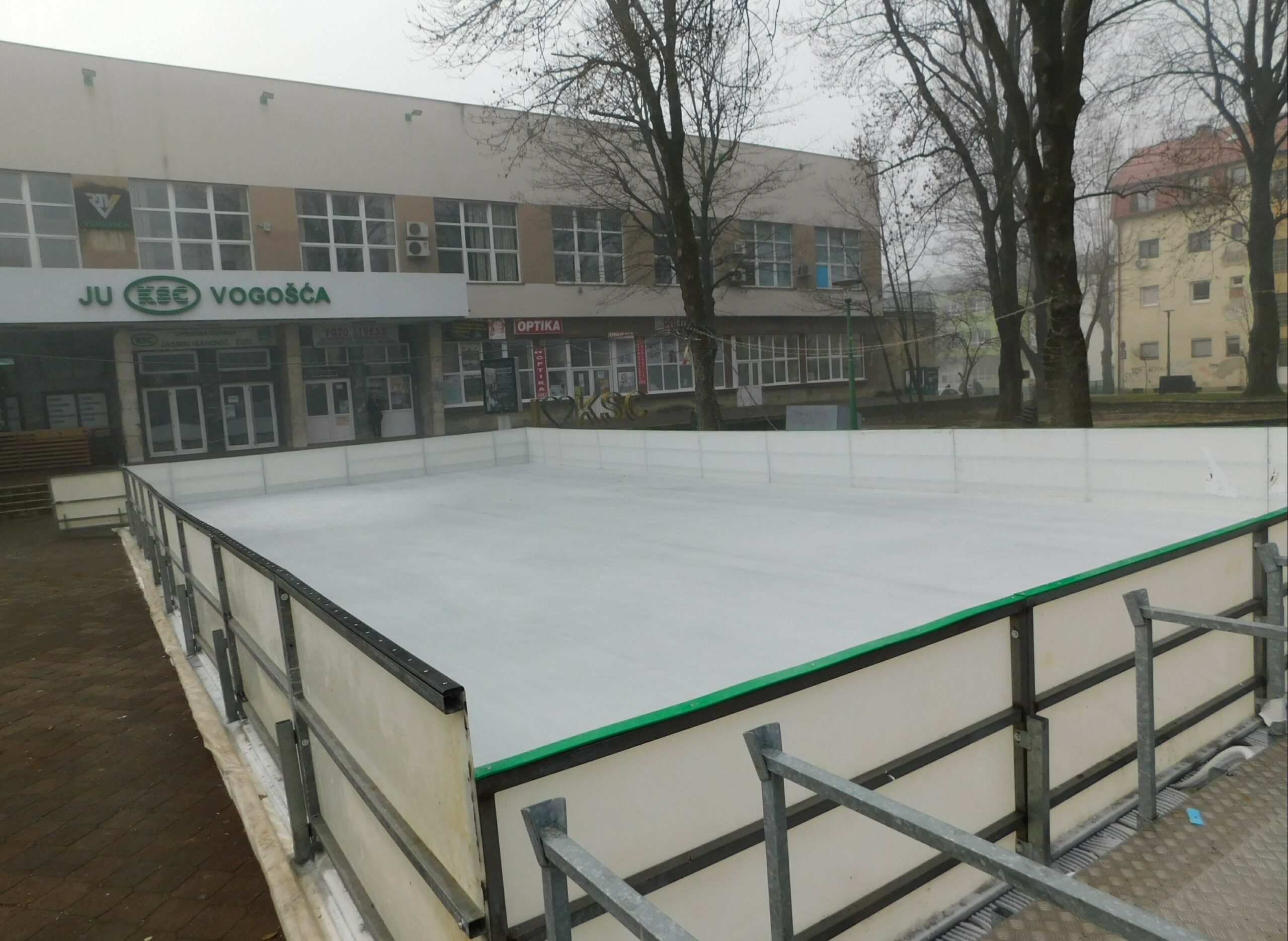 Vogošća dobila klizalište sa pravim ledom - BosnaInfo