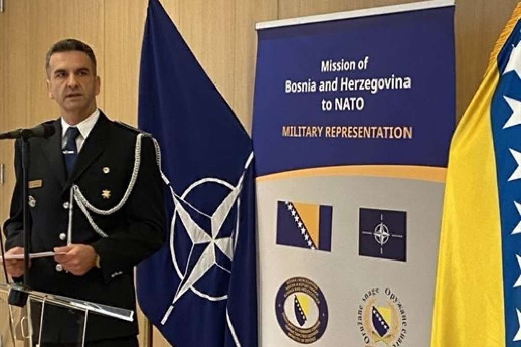 Brigadir OSBiH Edin Fako odlikovan prestižnom nagradom NATO štaba ...