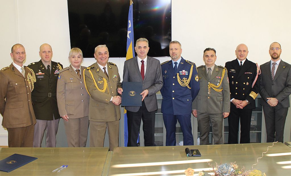 MO BiH: Potpisana četiri plana bilateralne vojne saradnje u jednom danu ...