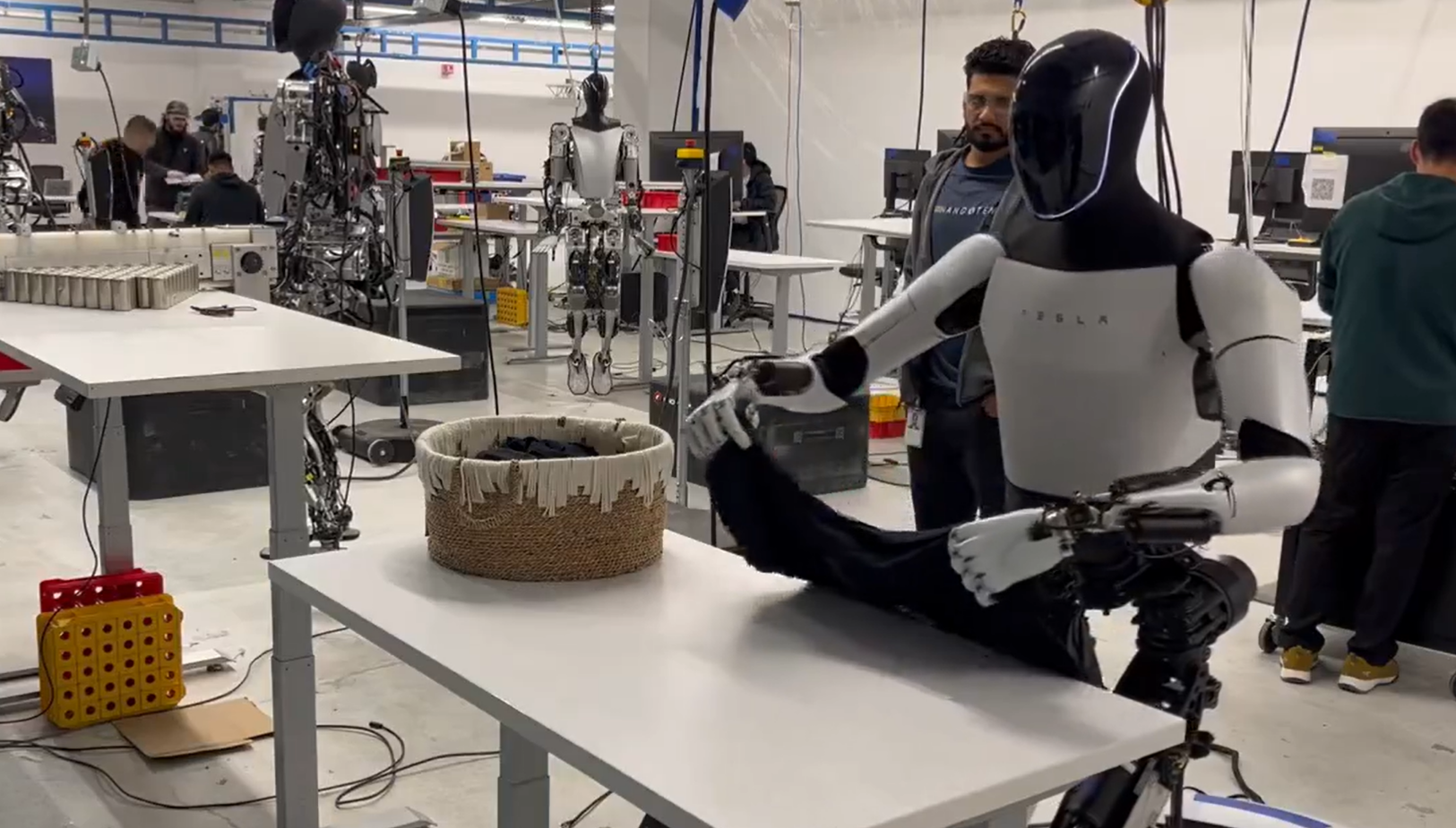 Velika tehnološka kompanija masovno zapošljava - robote