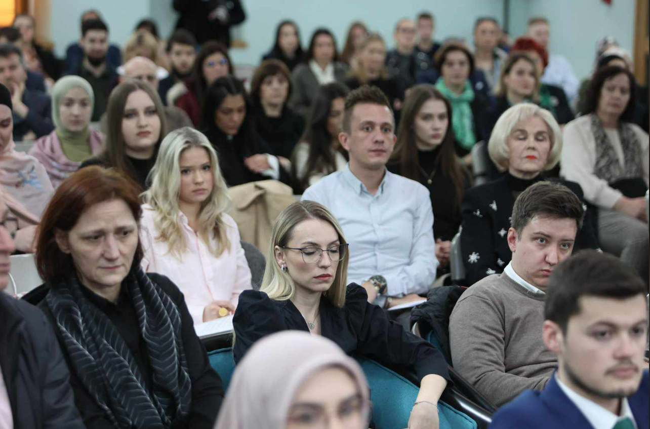 Uručene stipendije 'Dr. Alma Suljić i 'Dr. Azra Spahić' Fondacije ...