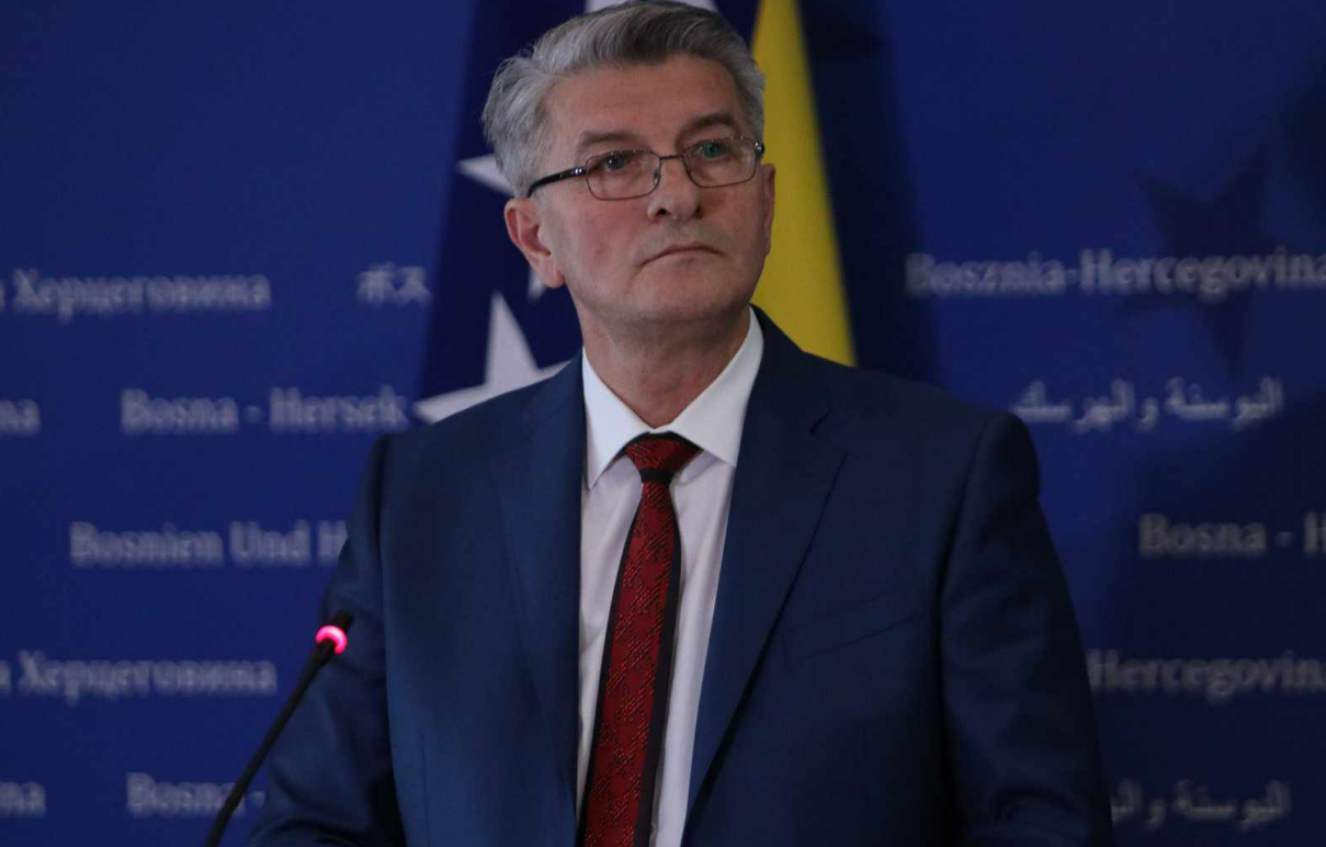 Šemsudin Mehmedović: "Schmidt ide u Strazbur da izvede miniranje bh ...