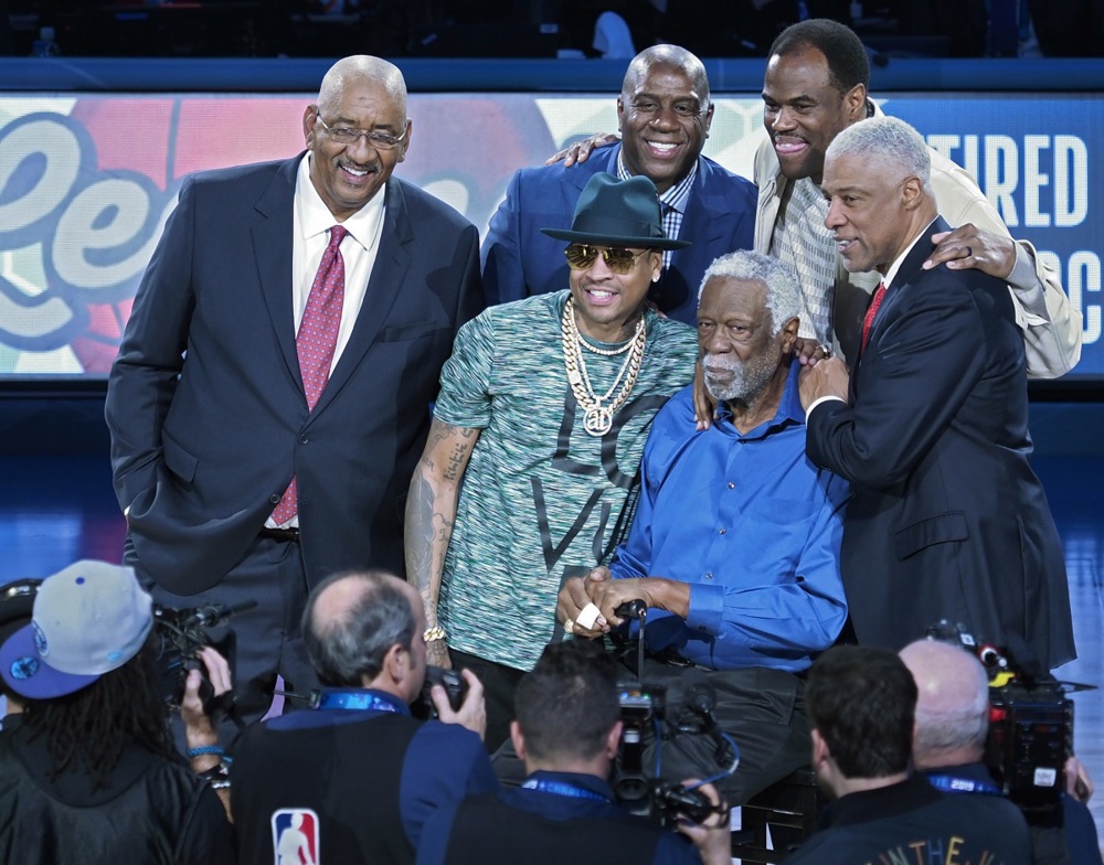 Otkrili su kip Allena Iversona, a onda je pola planete prahnulo u ...