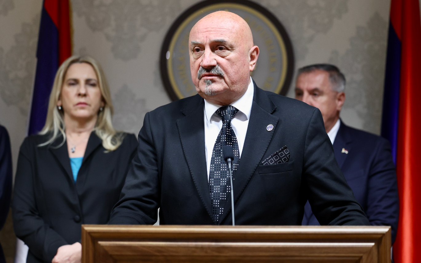 ZBUNJEN I OŠAMUĆEN Advokat Milana Radoičića i pravni savjetnik Milorada ...