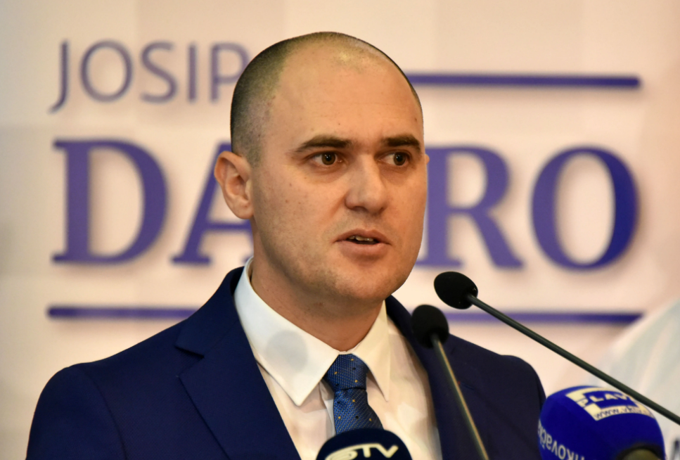 KUPIO DIPLOMU Hrvatski ministar nije znao reći koliko je godina studirao