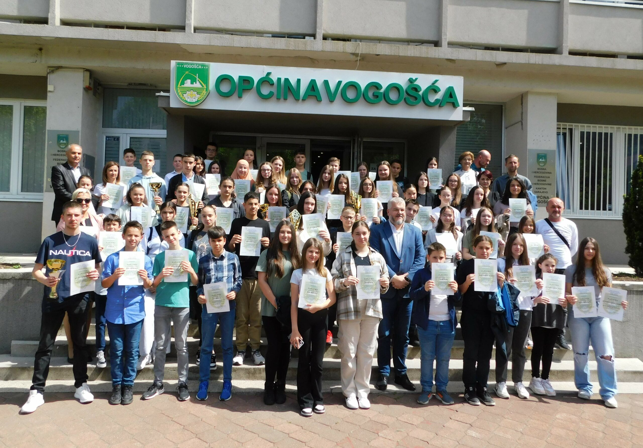 Vogošća NAGRADE ZA NAJBOLJE ŠKOLE I UČENIKE (FOTO) - BosnaInfo