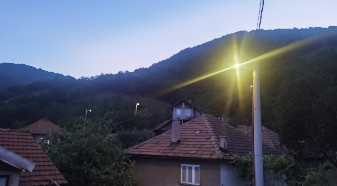 Selo kod Vranduka dobilo uličnu rasvjetu! Svjetlo upalio gradonačelnik ... Selo kod Vranduka dobilo uličnu rasvjetu! Svjetlo upalio gradonačelnik ...