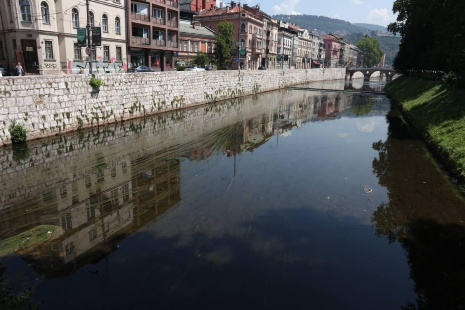 Ljeto se 'tek zagrijava', a Miljacka se pati