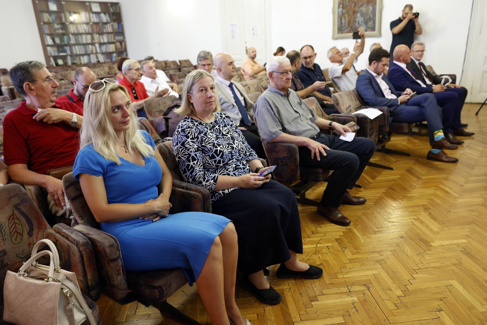 U Sarajevu predstavljeno univerzitetsko izdanje monografije Bh ...