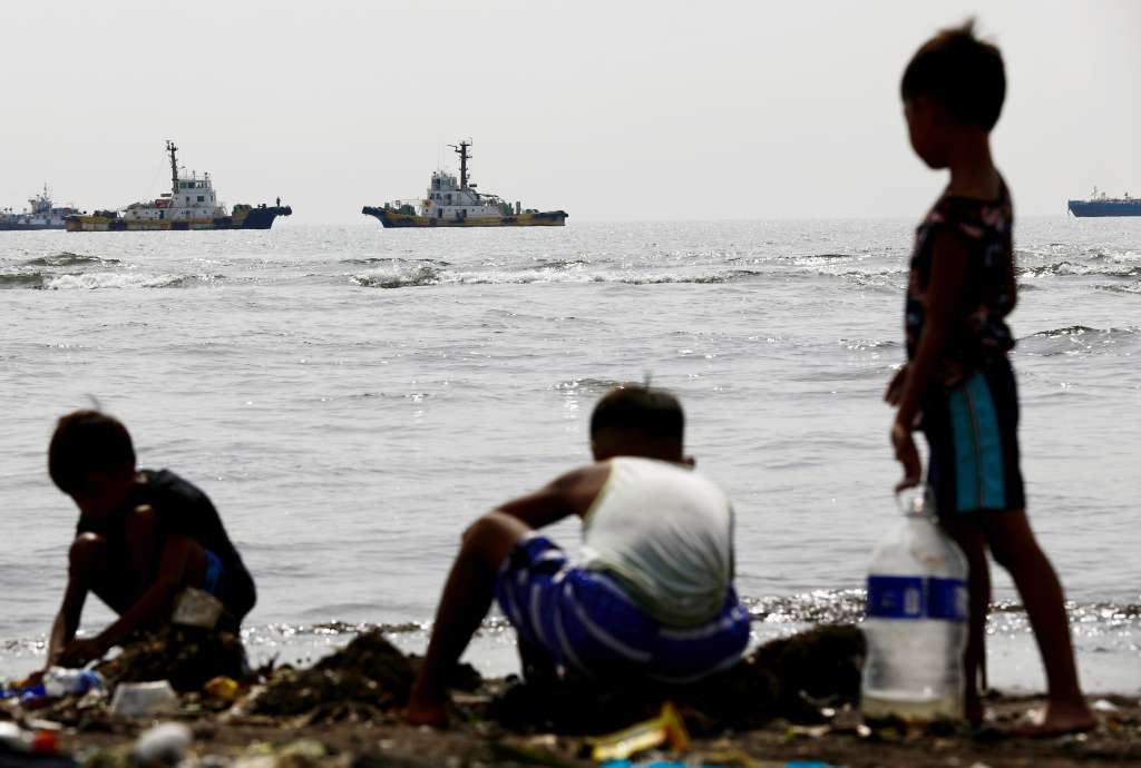 Iz potonulog filipinskog tankera počelo curenje nafte u Manilski zaljev ...