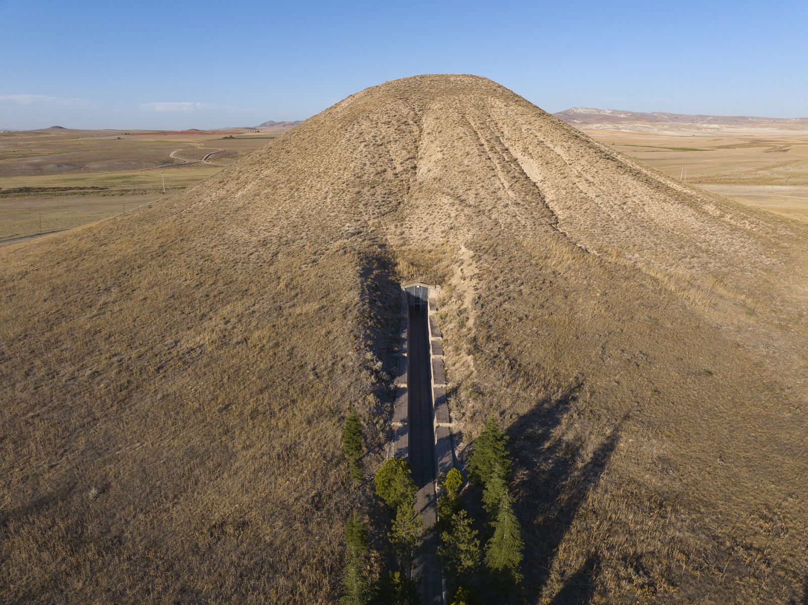 Maskota Olimpijskih igara 2024. inspirisana je anadolijskom frigijskom ...