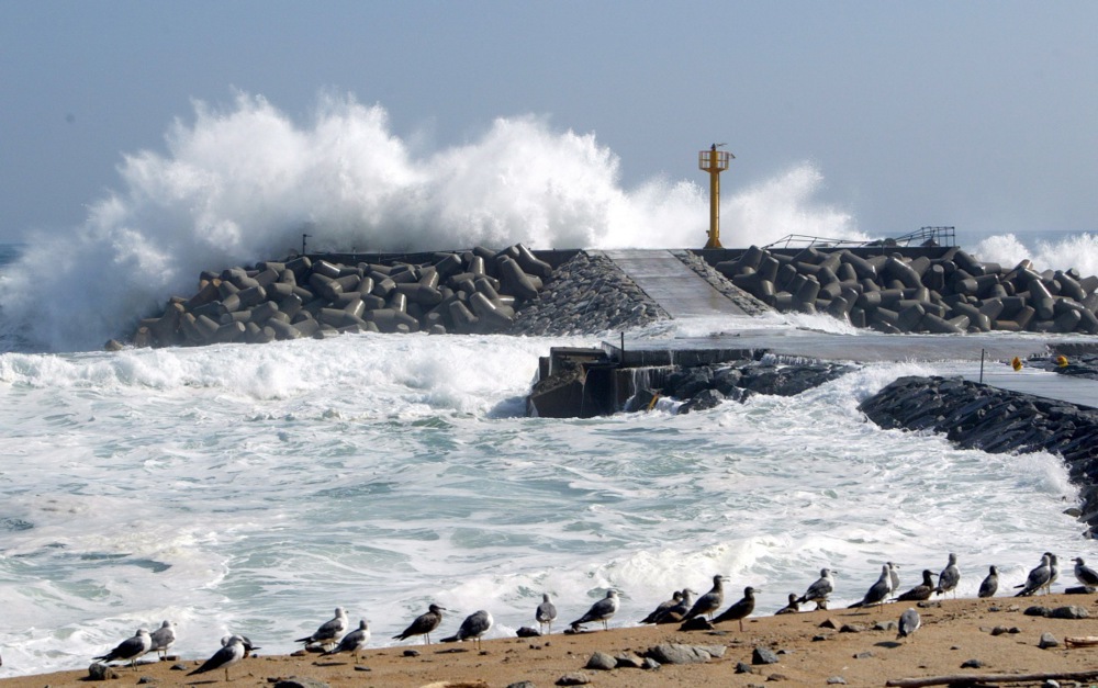 U Japanu izdato vanredno upozorenje na dolazak moćnog tajfuna