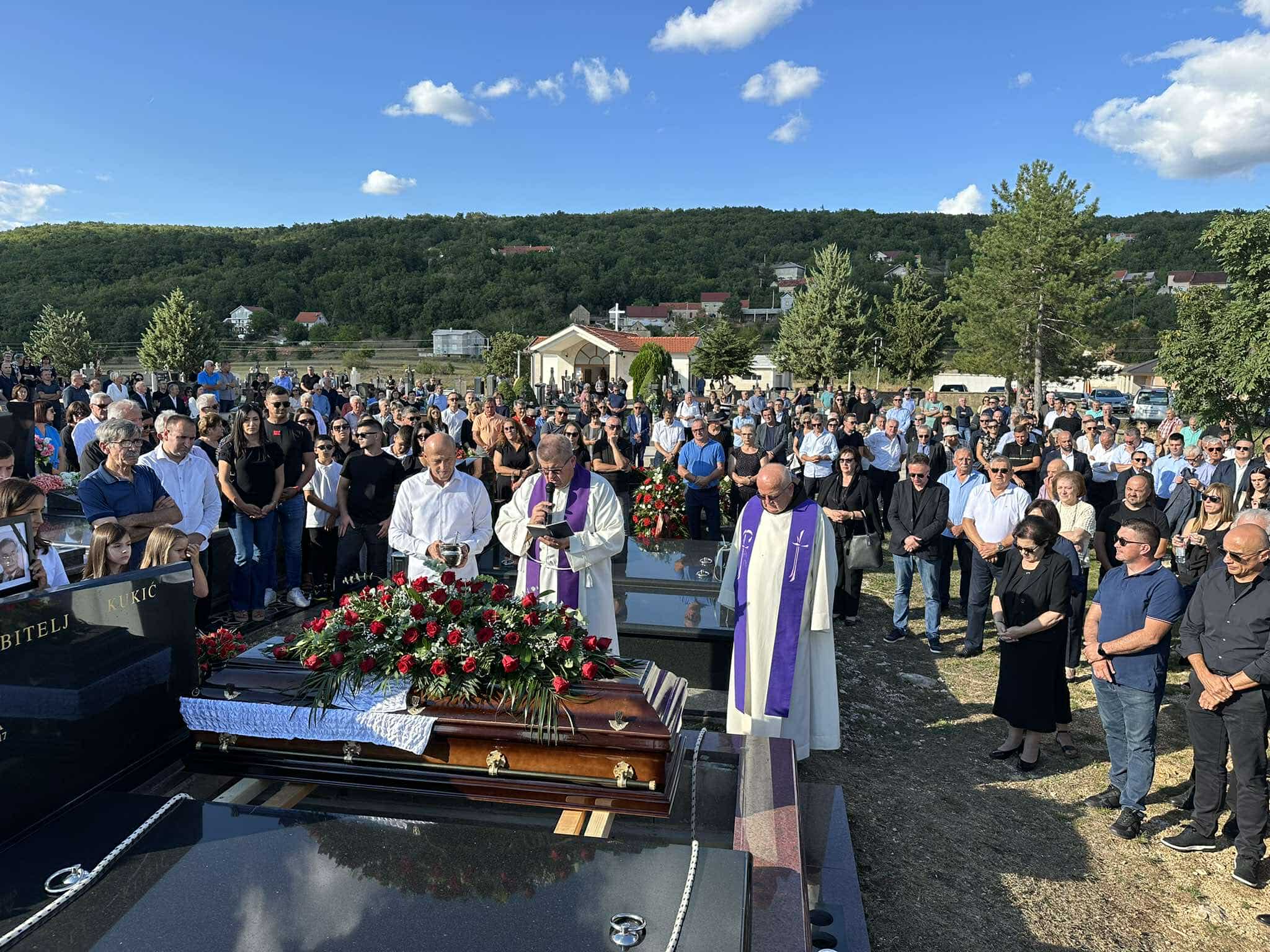 U Vinjanima kod Posušja sahranjen akademik Slavo Kukić: Emotivni govori ...