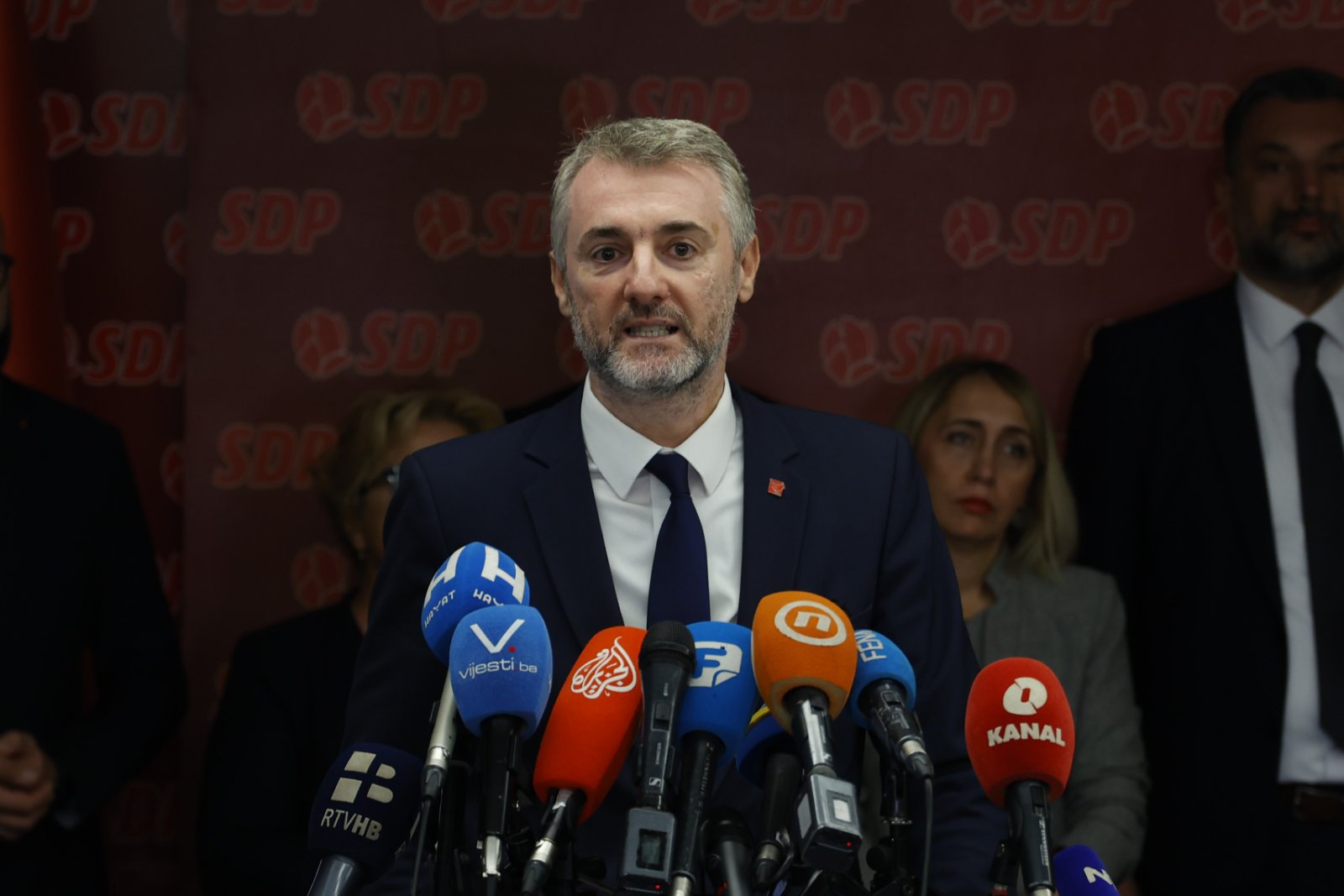 Edin Forto: Kako da kupimo nešto novo ako se ne zadužujemo?