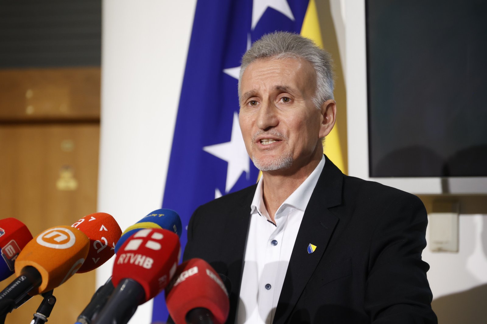 Kemal Ademović: U institucijama u BiH fali 20 posto Bošnjaka - BosnaInfo