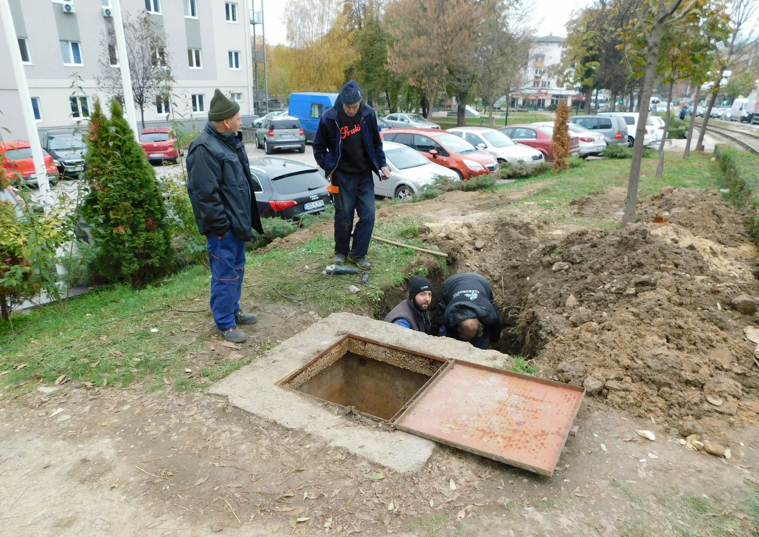 Vogošća: Radnici "Bags Energotehnika"otklanjaju kvar na topolovodu