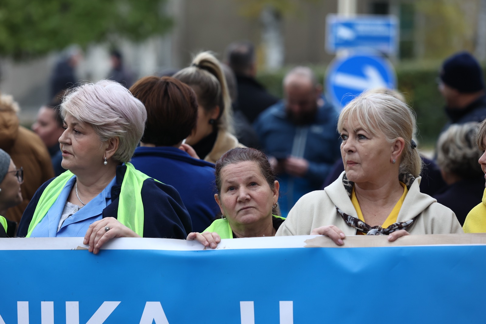 Protesti ispred KCUS-a: Ne nazire se kraj privremene uprave
