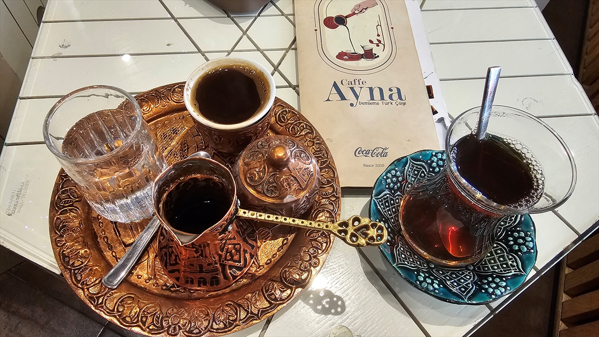 Turkinja pokazala kako se kuha prava turska kafa, jedan korak ...