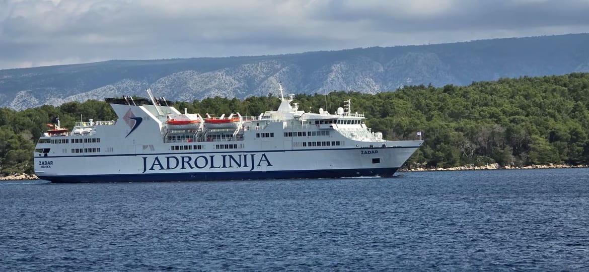 Trajekt Jadrolinije za Hvar se vratio u Split zbog kvara