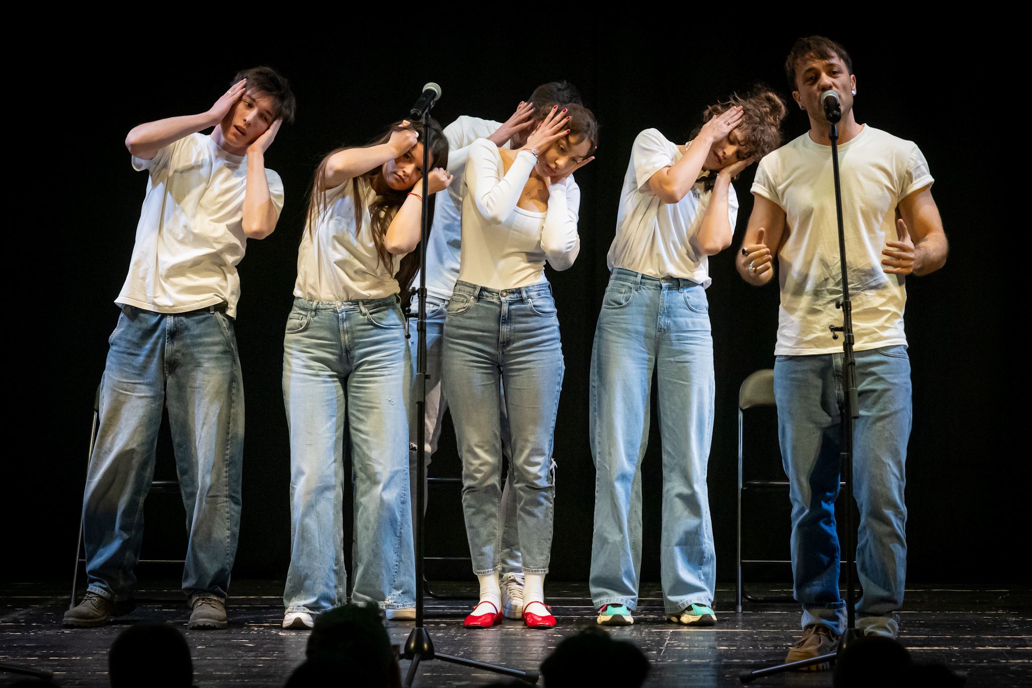 Pozorište na kućnoj adresi: Premijerno izveden kabare „Let Us Be ...