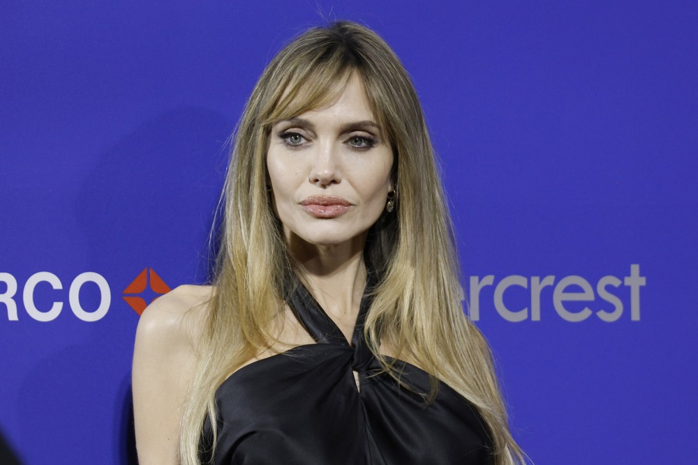 Angelina Jolie zablistala nakon razvoda: Nova frizura, novi početak!