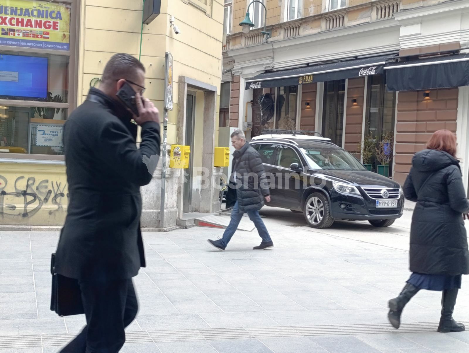 KAMERA BOSNAINFO SNIMILA Osuđeni Ibrahim Hadžibajrić prošetao Ferhadijom KAMERA BOSNAINFO SNIMILA Osuđeni Ibrahim Hadžibajrić prošetao Ferhadijom
