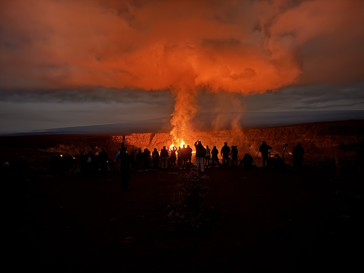 STRAŠNE SLIKE STIŽU SA HAVAJA Nastavljena erupcija vulkana Kilauea (FOTO)