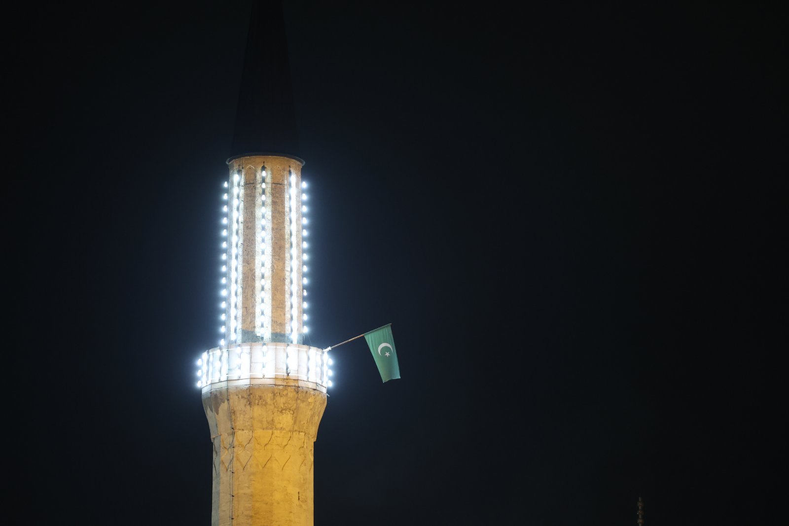 Znate li šta znači polumjesec i zvijezda u islamu? Zašto muslimani ...