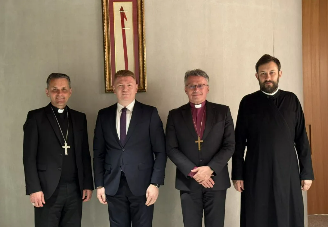 Biskupi, đakon i muftija zajedno na iftaru