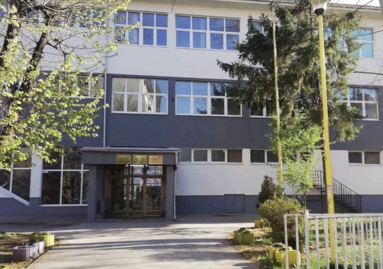 Strašan slučaj u Tuzli: Učenik za vrijeme nastave prijetio vršnjacima ...