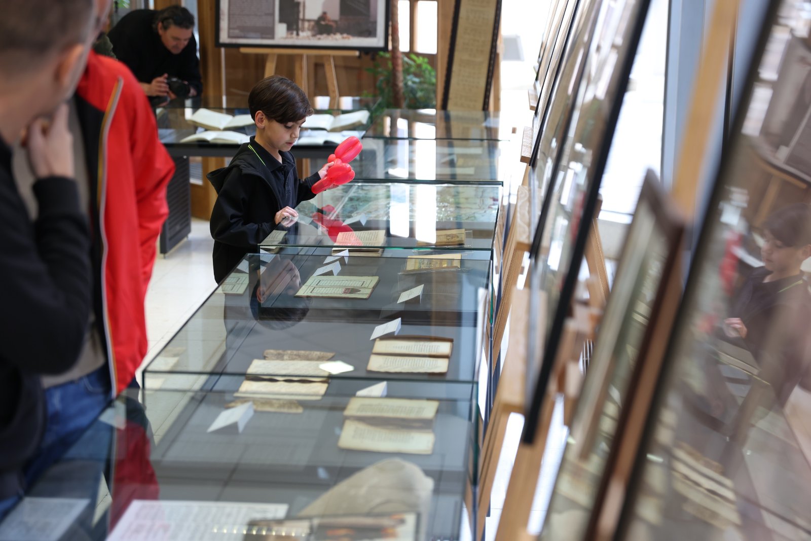 Otvorena izložba 'Knjiga pod opsadom', knjiga kao simbol kulture, znanja, nauke (FOTO)